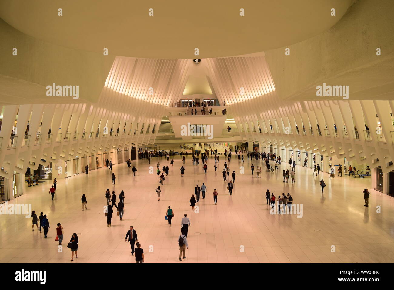 Oculus Mall, Manhattan Stock Photo - Alamy