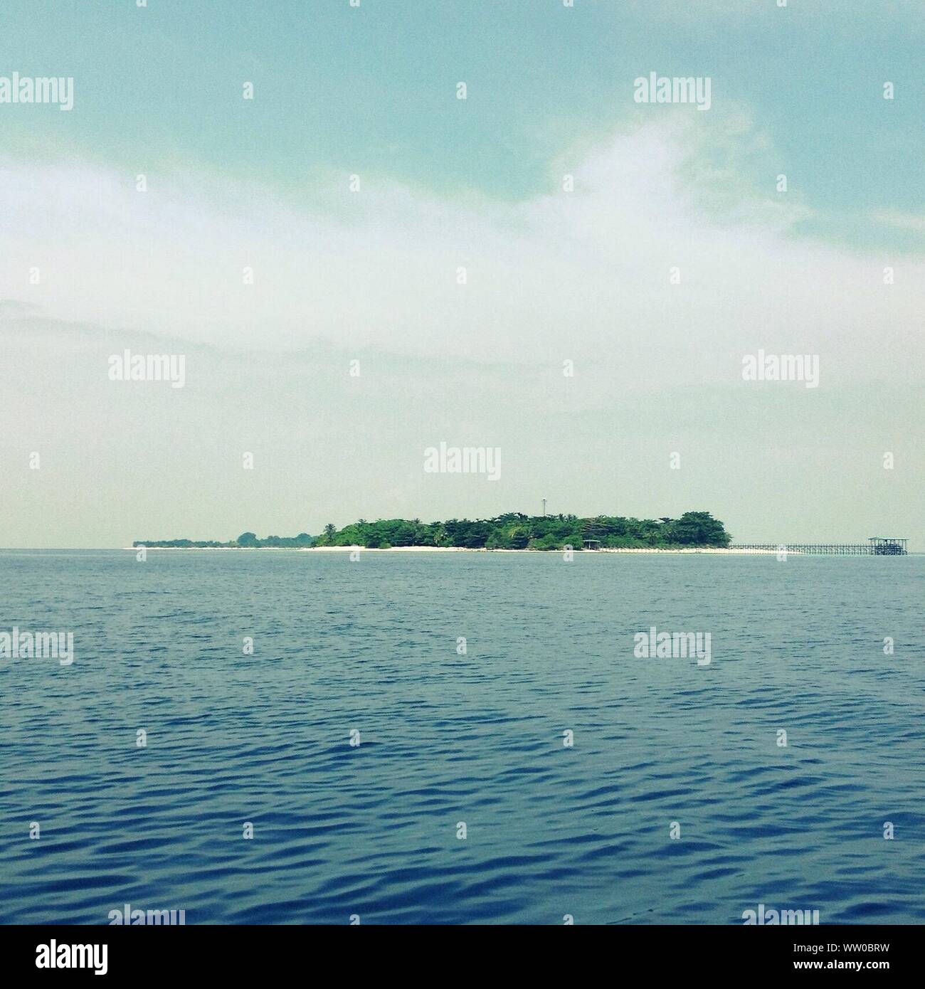 Remote island hi-res stock photography and images - Alamy