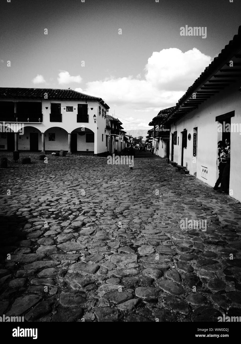 Small town square hi-res stock photography and images - Alamy