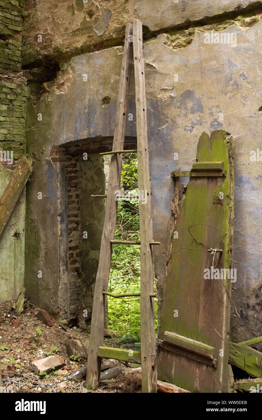 Weathered Wood Ladder High Resolution Stock Photography and Images - Alamy
