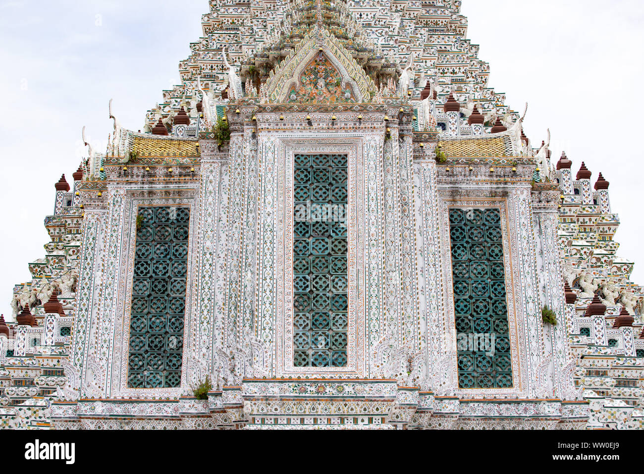 Details of Wat Arun temple in Bangkok, Thailand Stock Photo - Alamy