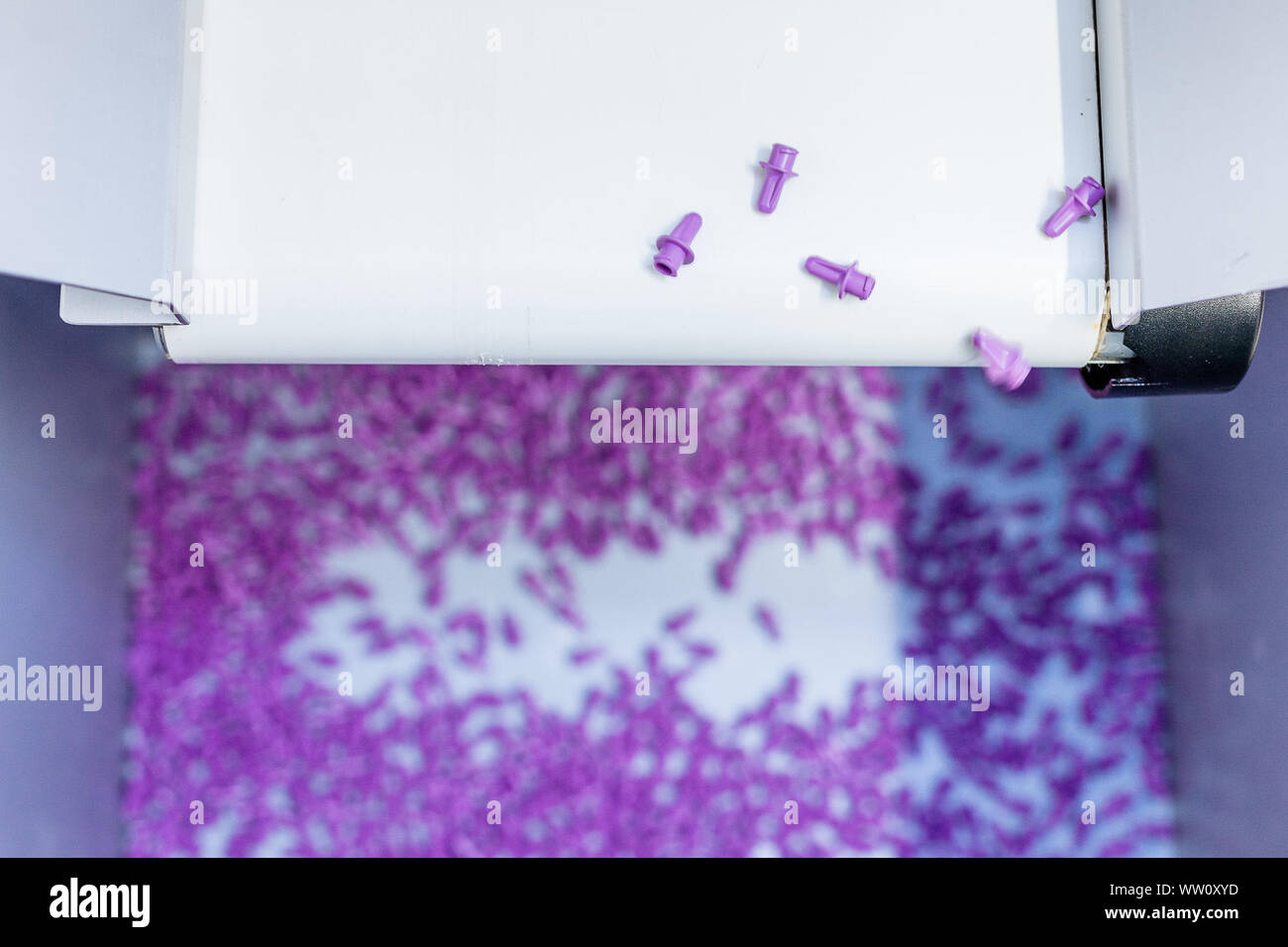 Purple plastic hi-res stock photography and images - Alamy