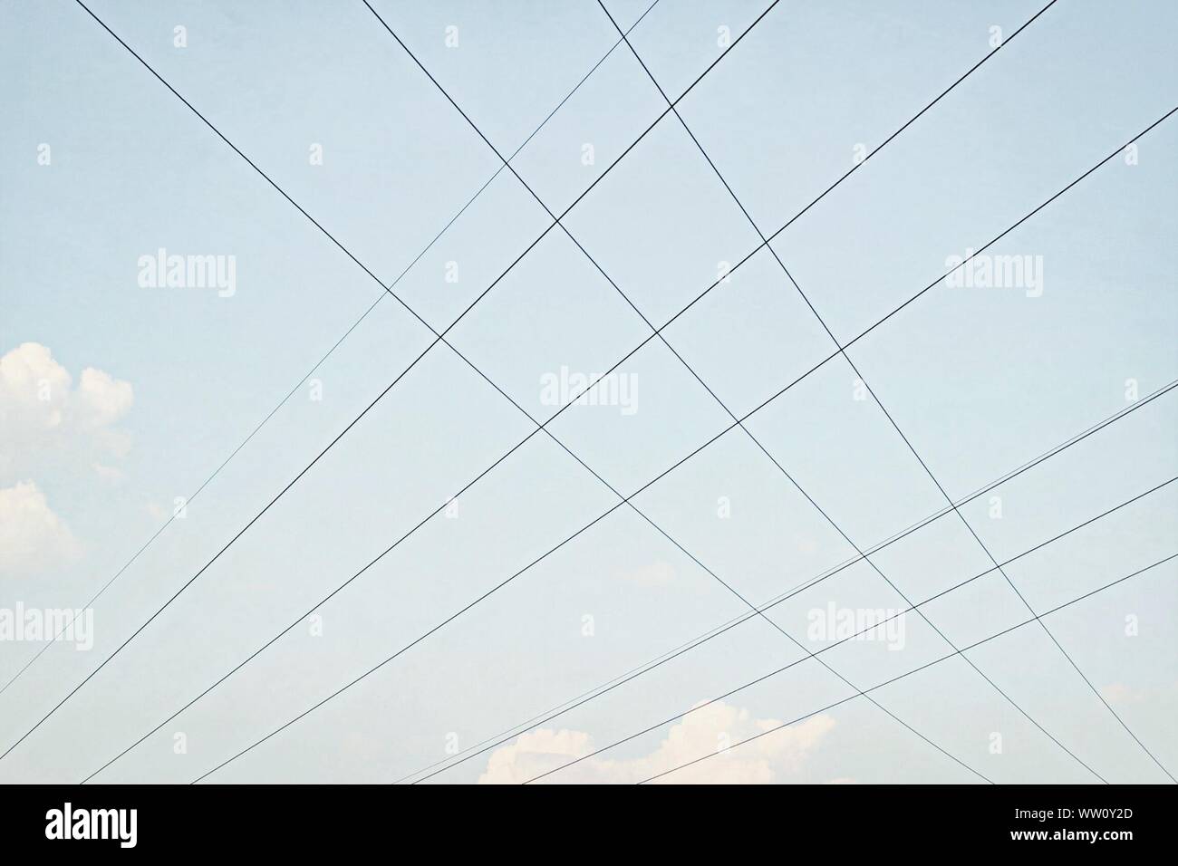 Wires crossing hi-res stock photography and images - Alamy