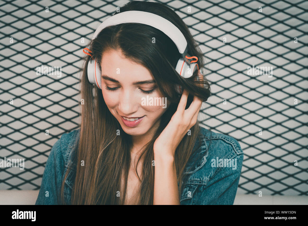 Listen to music shopping hi-res stock photography and images - Alamy