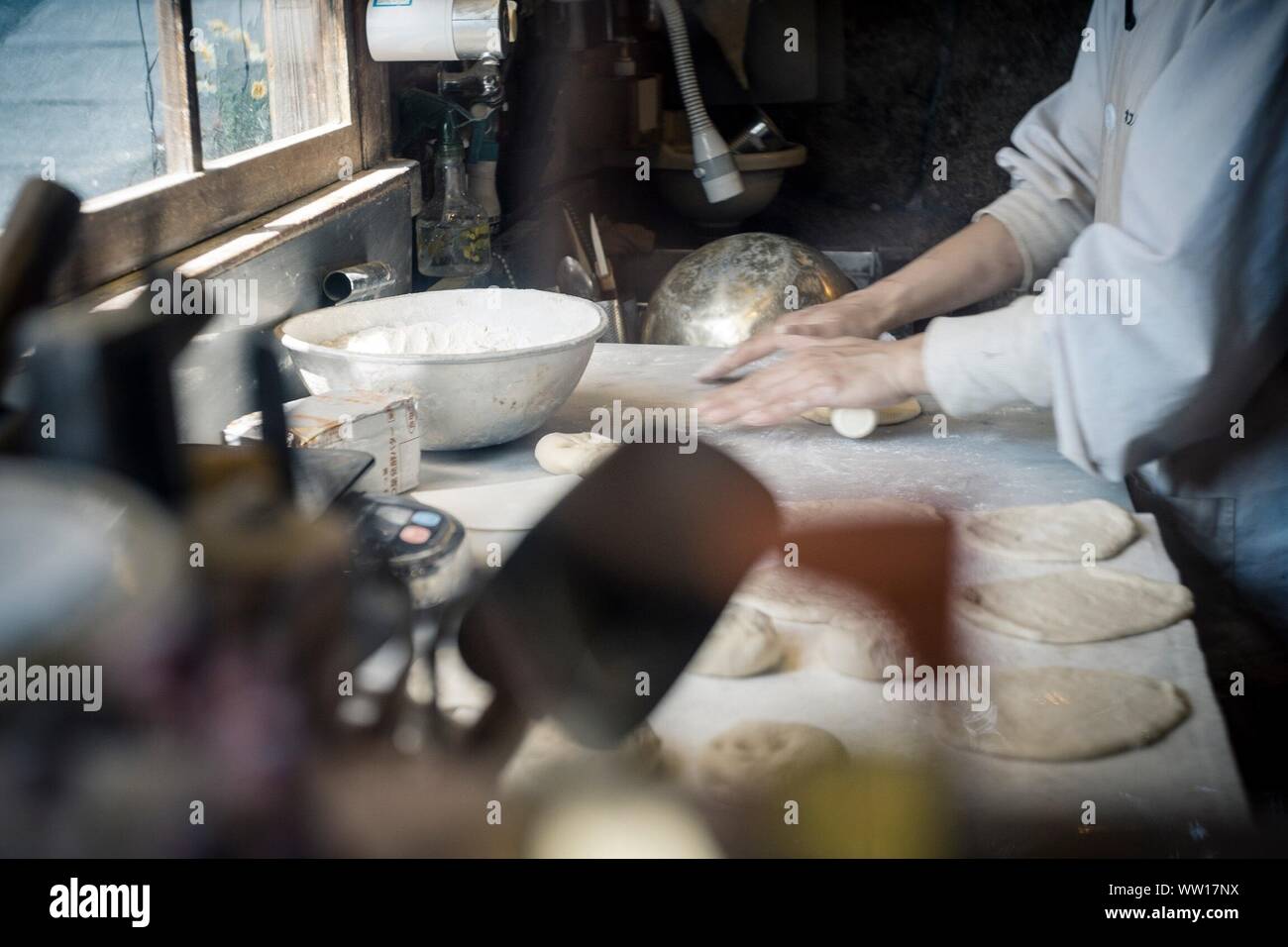 Chef domestic hi-res stock photography and images - Alamy