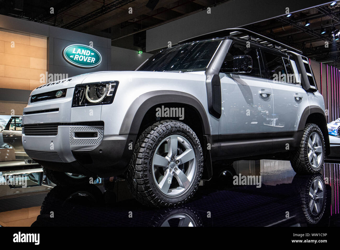 Land rover defender 2020 model hi-res stock photography and images - Alamy