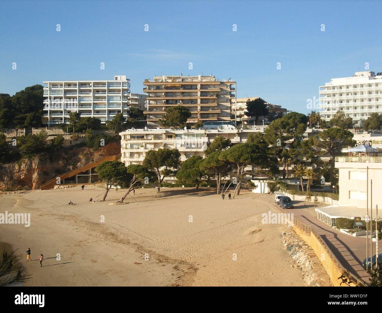 Buildings and beach hi-res stock photography and images - Alamy