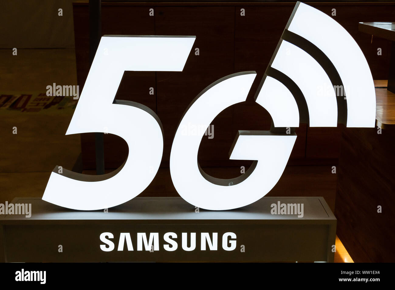 Shanghai, China. 11th Sep, 2019. 5G and Samsung logos seen in a D.Phone ...