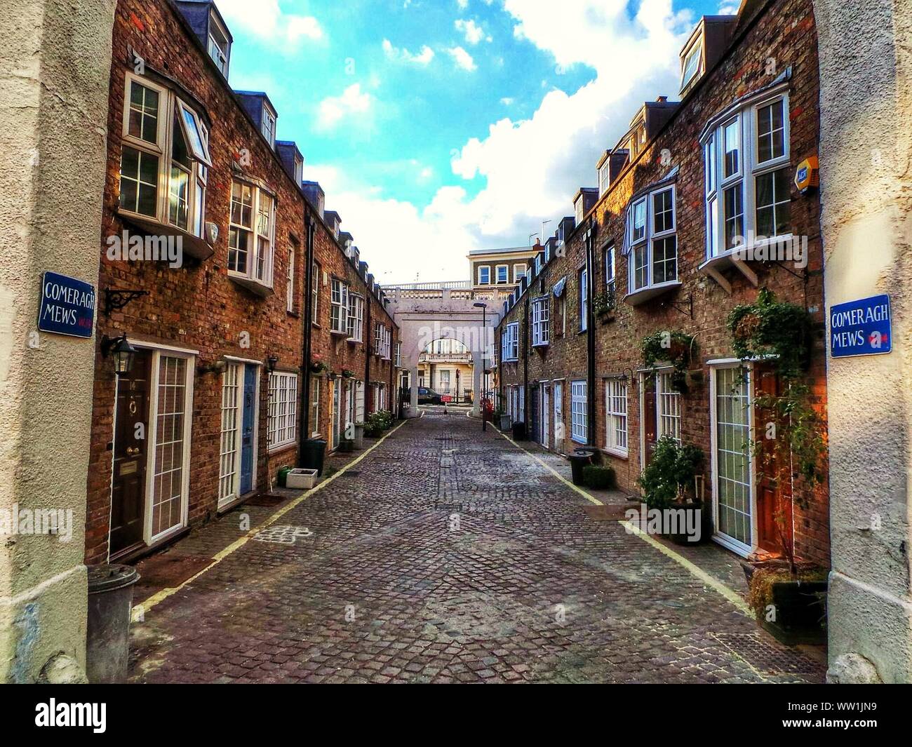 Diminishing perspective hi-res stock photography and images - Alamy