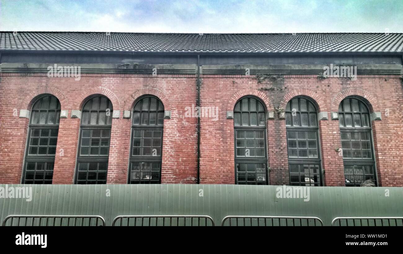 Windows row hi-res stock photography and images - Alamy