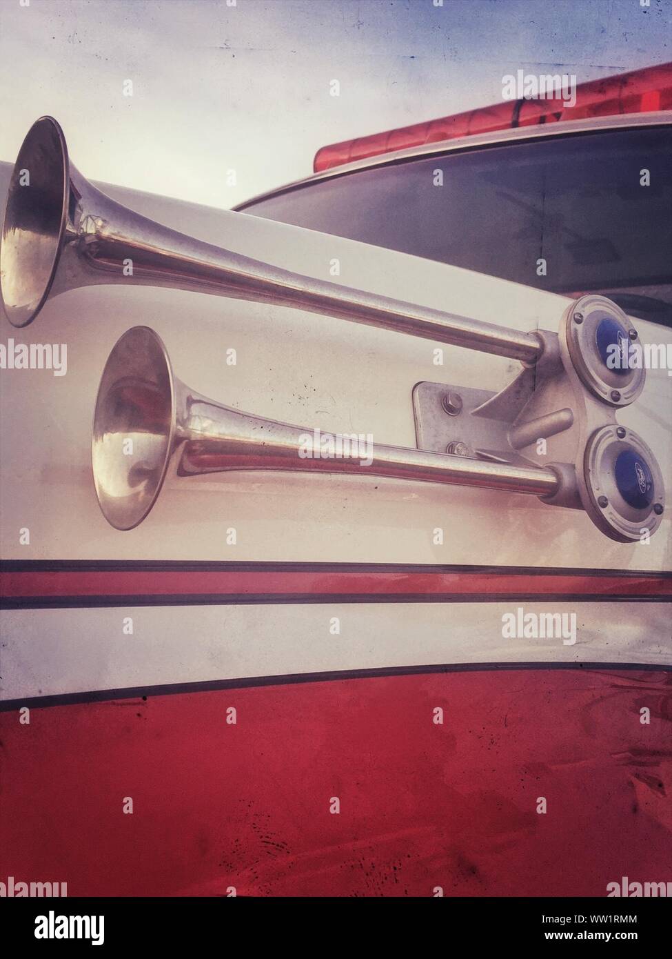 Vehicle horns hi-res stock photography and images - Alamy