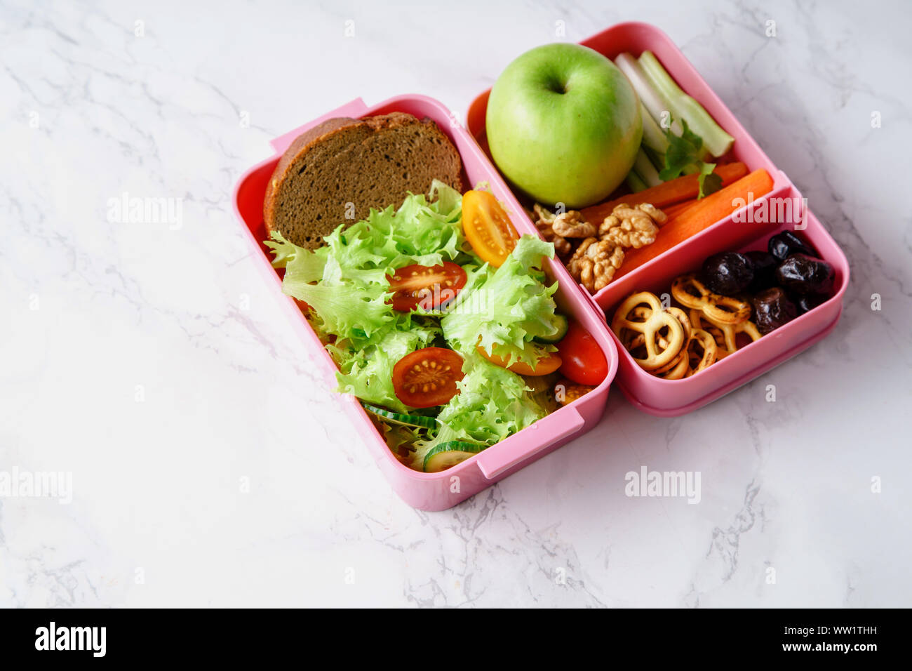Healthy lunchbox hi-res stock photography and images - Alamy