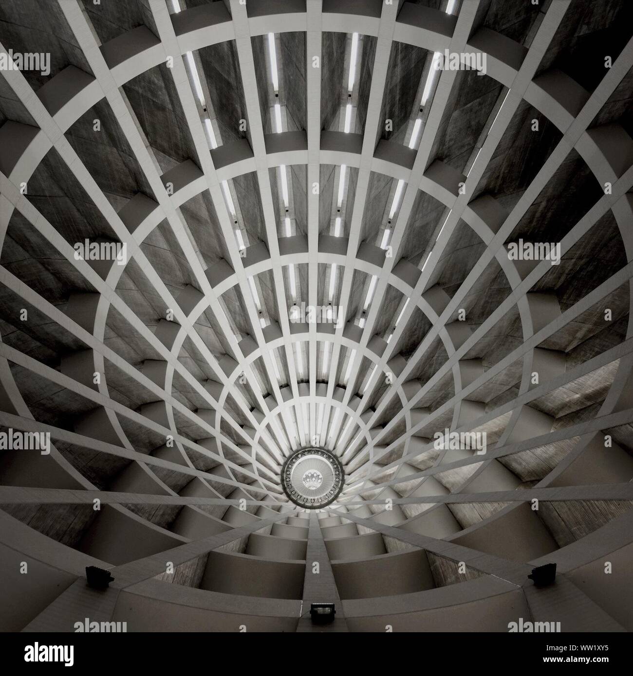 The round building hi-res stock photography and images - Alamy