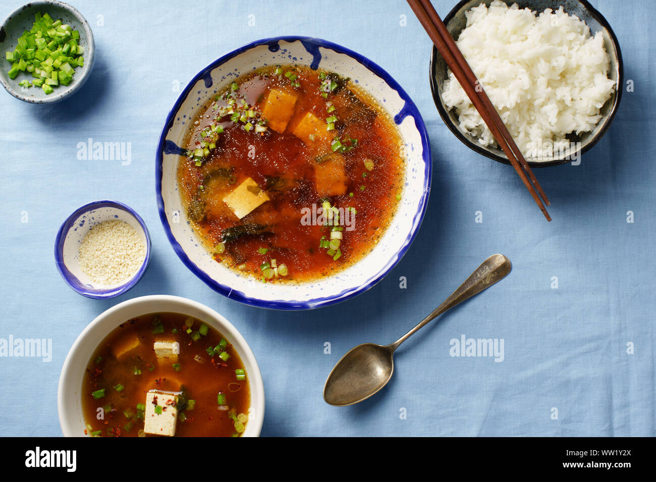 Japanese miso soup with tofu, wakame seaweed, spring onions and pepper flakes Stock Photo - Alamy