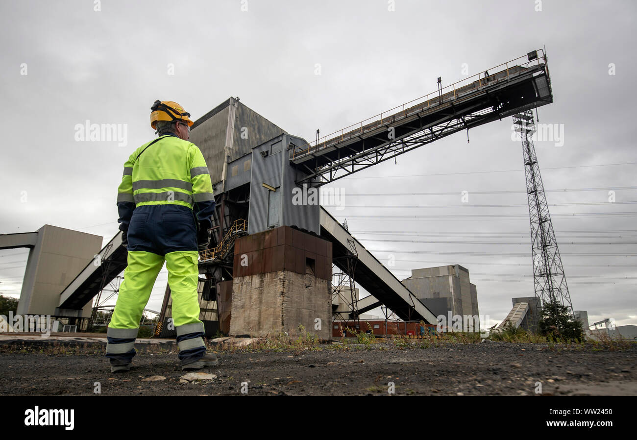 Coal conveyor belt ferrybridge c power station hi-res stock photography ...