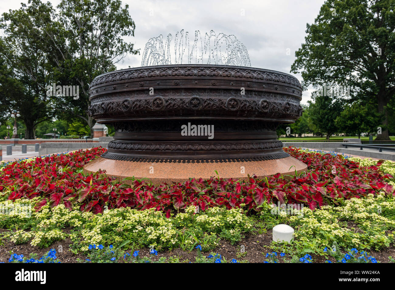 Us Capitol Building Fountain Washington High Resolution Stock ...