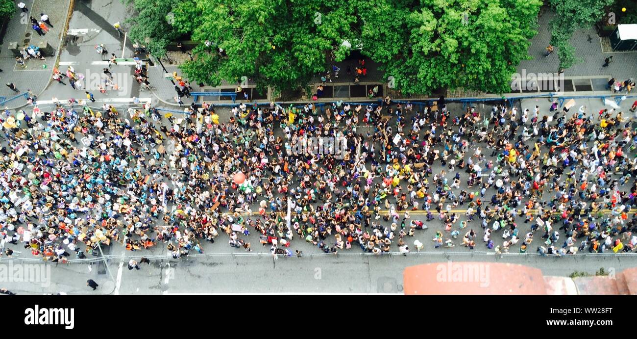 Marching Crowd High Resolution Stock Photography and Images - Alamy