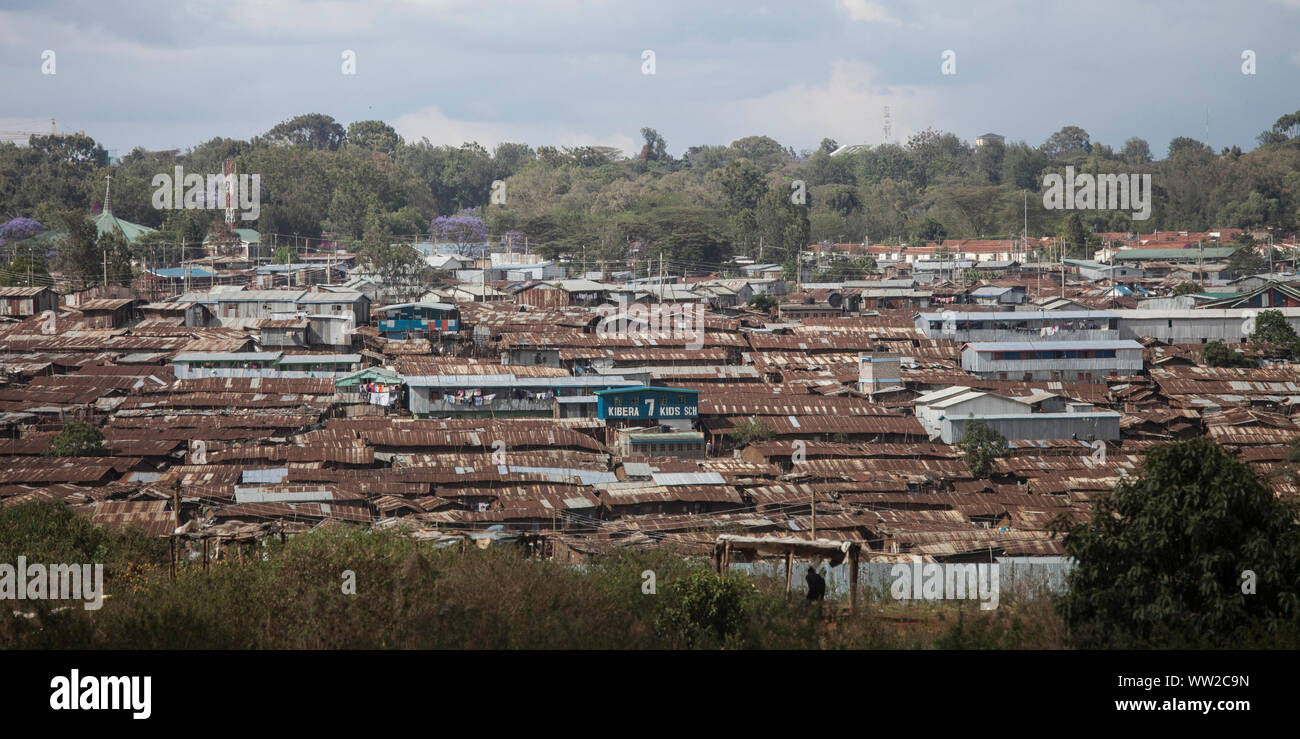 overview of slums of kibera, kenya Stock Photo - Alamy
