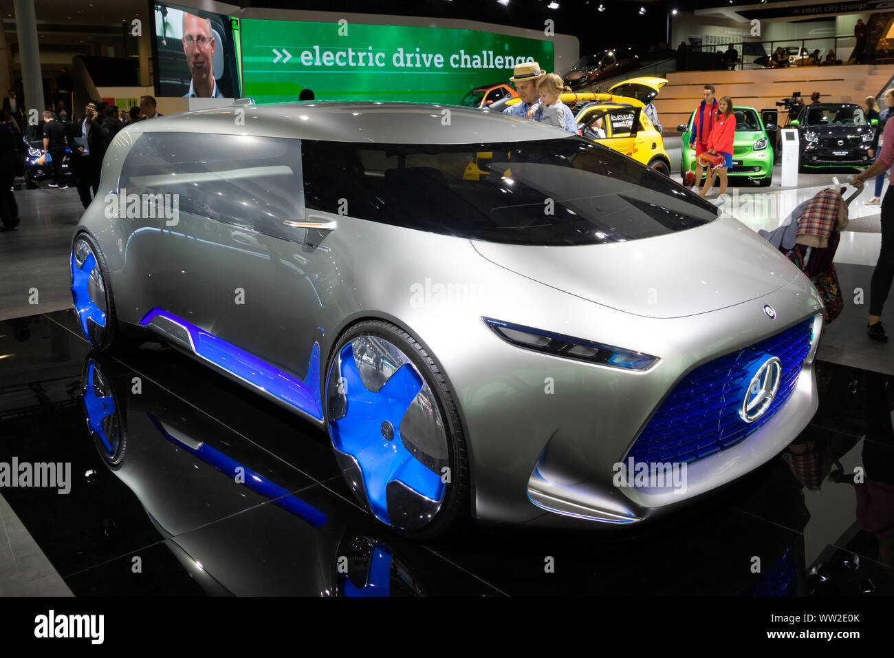 Mercedes benz vision tokyo hi-res stock photography and images - Alamy
