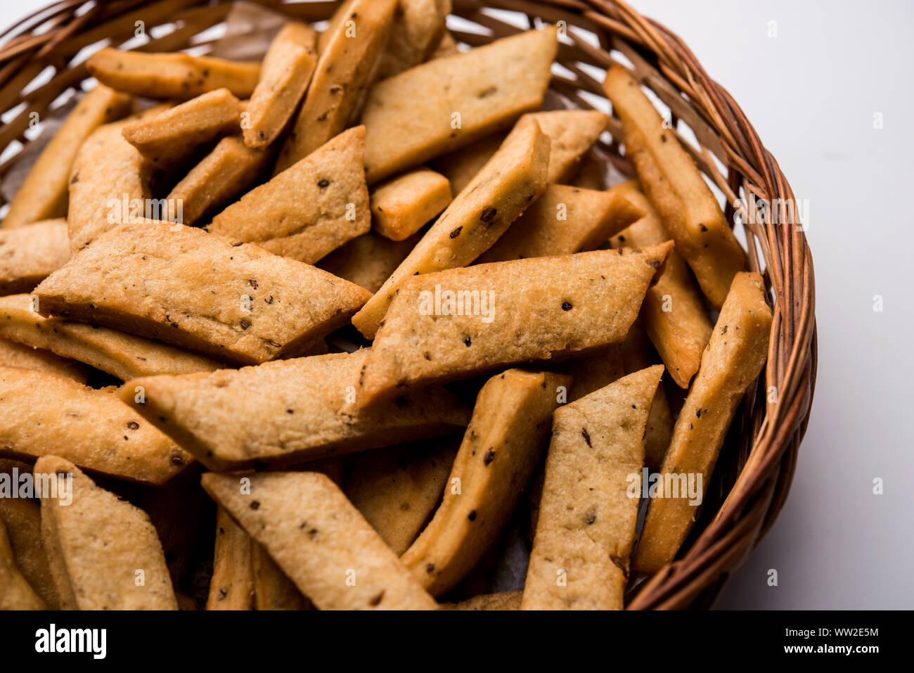 Namakpare or Salty Shakarpara/shakarpare or namkeen Shankarpali ...