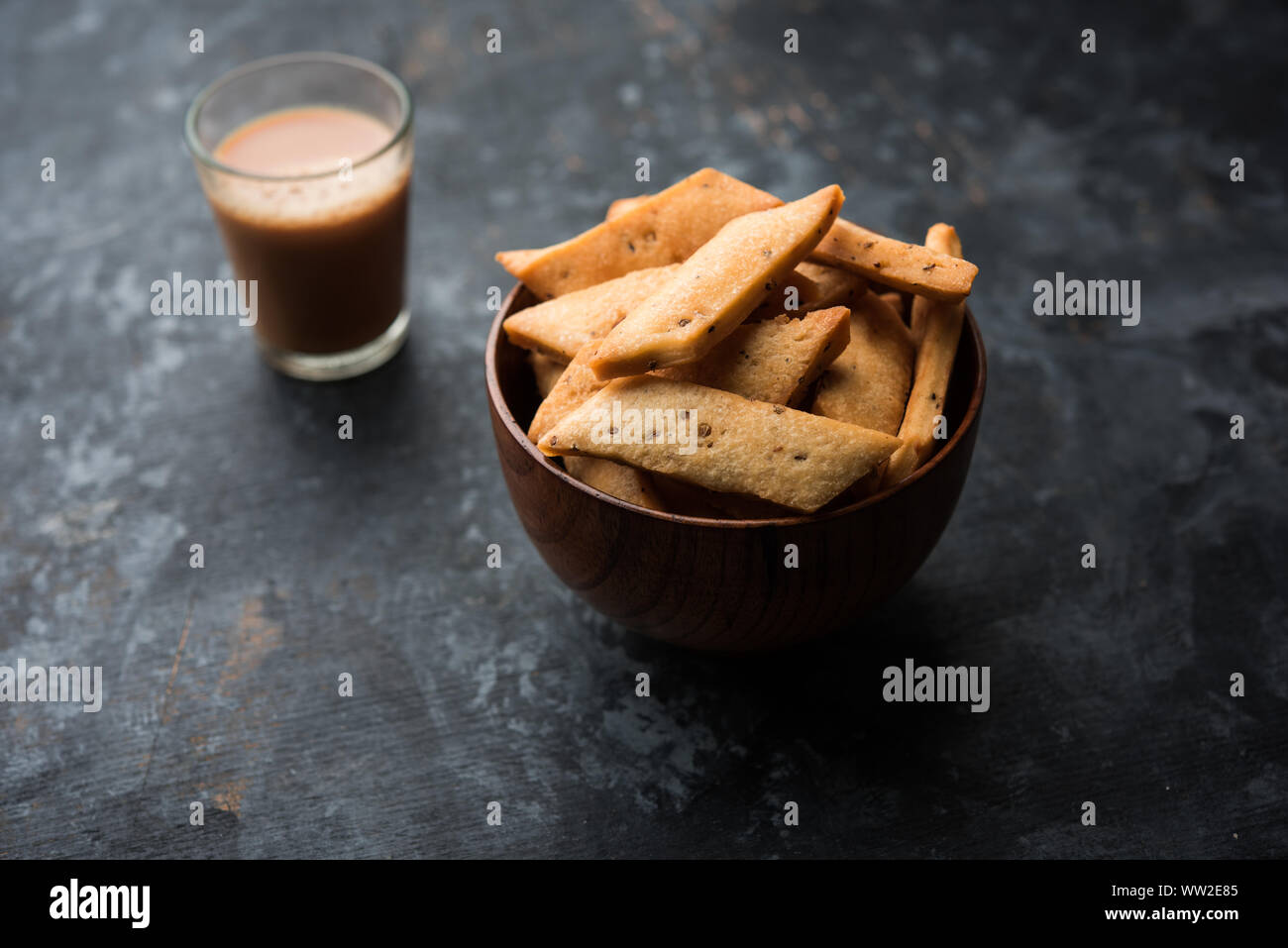Namakpare or Salty Shakarpara/shakarpare or namkeen Shankarpali ...