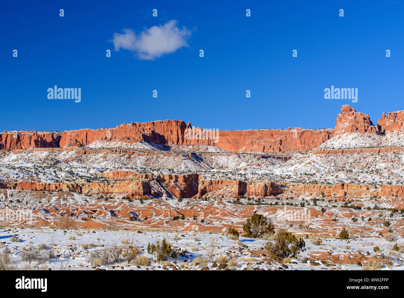 Fresh snow on the Rim Rock formations, Capitol Reef National Park, Utah ...