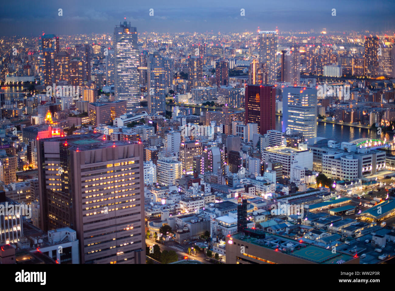 Crowded image hi-res stock photography and images - Alamy