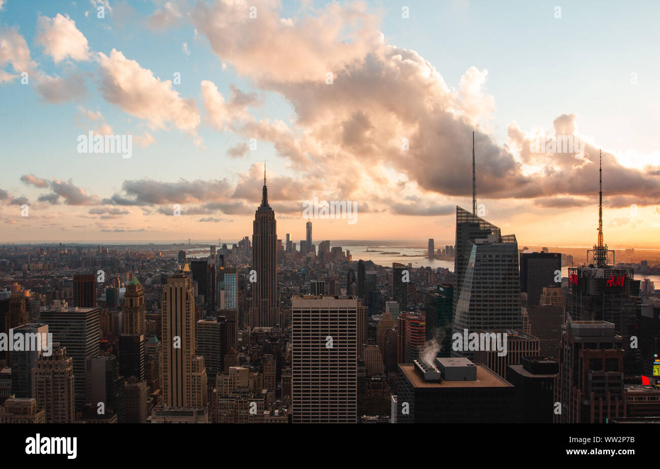 Modern empire hi-res stock photography and images - Alamy