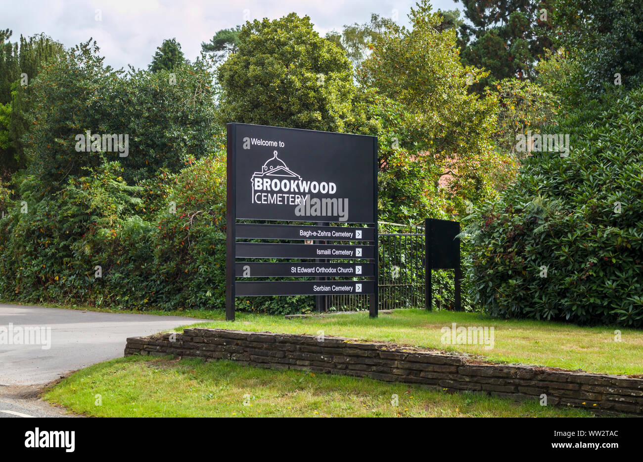 Bagh e zehra cemetery hi-res stock photography and images - Alamy