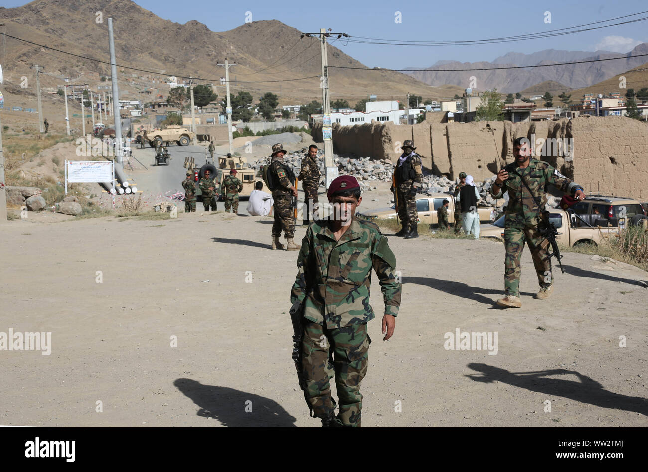 Kabul, Afghanistan. 12th Sep, 2019. Afghan army soldiers stand guard ...