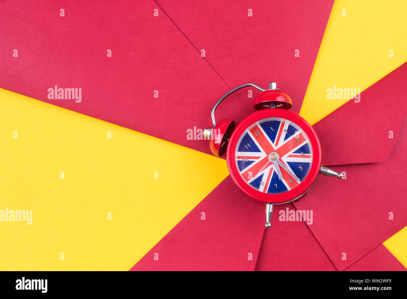 English clock with the colors of the British flag. Time to learn ...