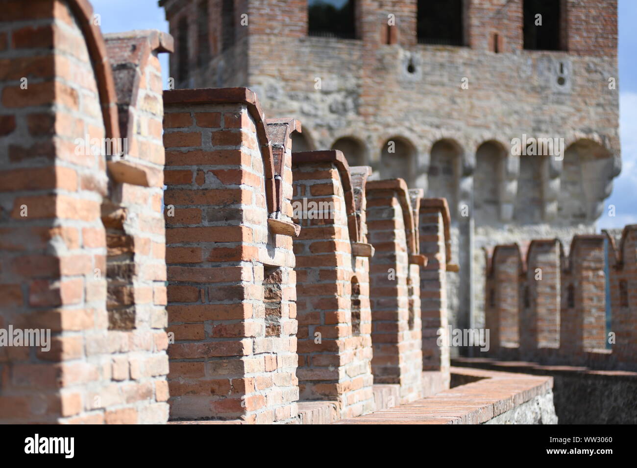 Old Town Italy, boundary walls in Middle Age Castle Stock Photo - Alamy
