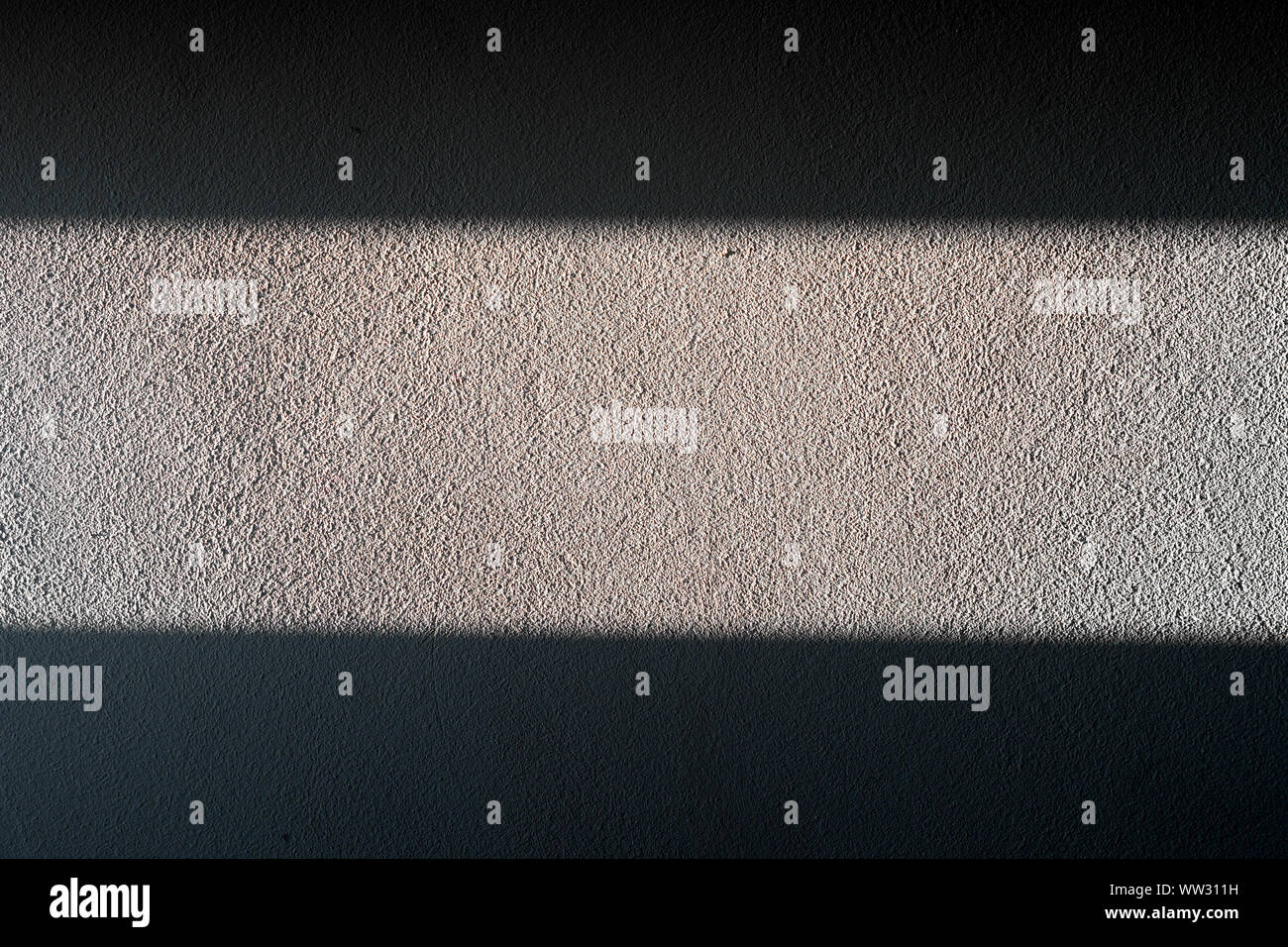 dark background and side light beam Stock Photo - Alamy