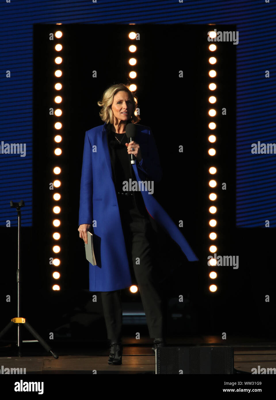 Sky sports presenter di dougherty hi-res stock photography and images ...