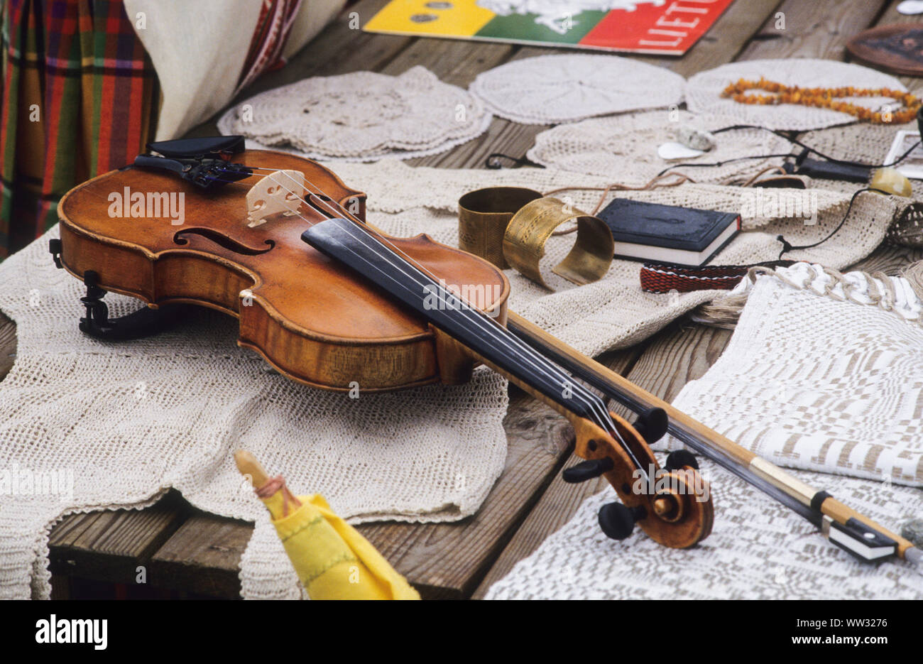 Violin music instrument on hi-res stock photography and images - Alamy