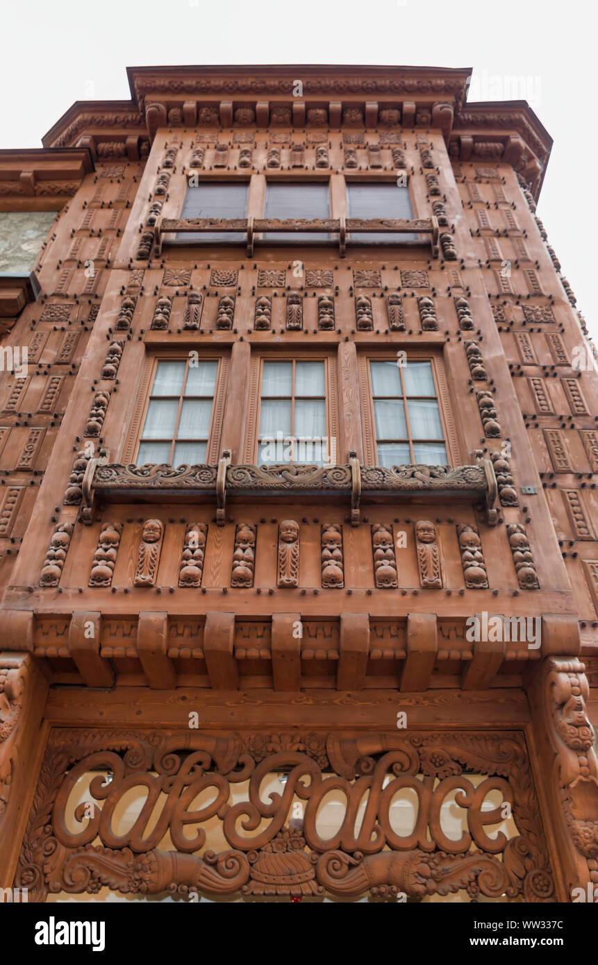 Old famous building exterior hi-res stock photography and images - Alamy