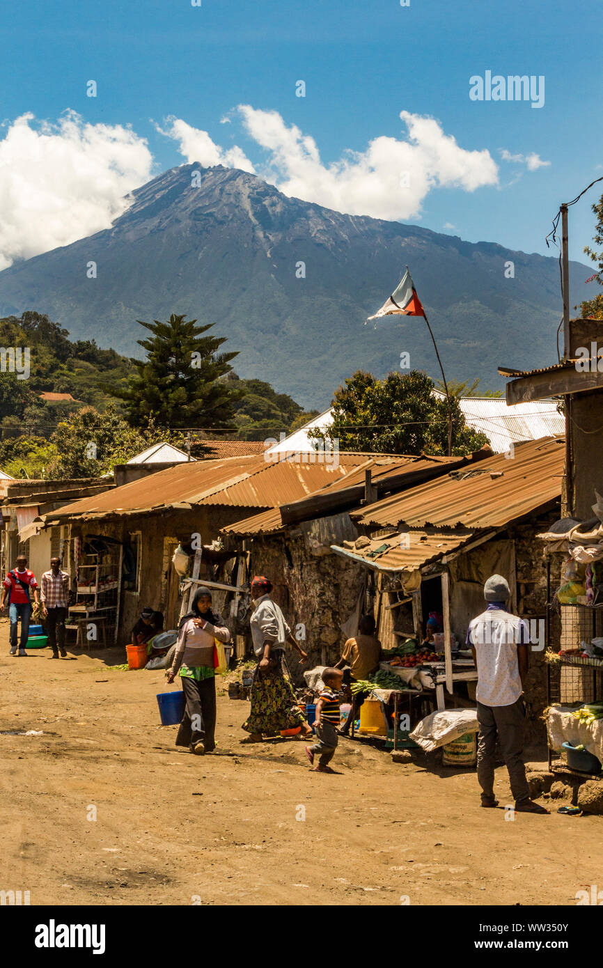 People walking on the streets of the outskirts of Arusha Stock Photo ...