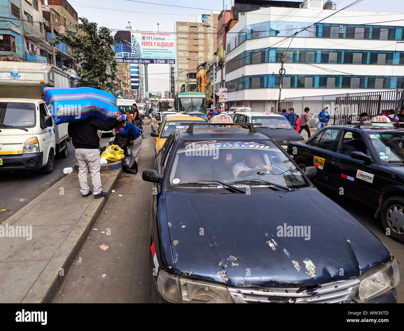Gamarra la Victroria Lima Peru, the biggest fabric and textile market ...