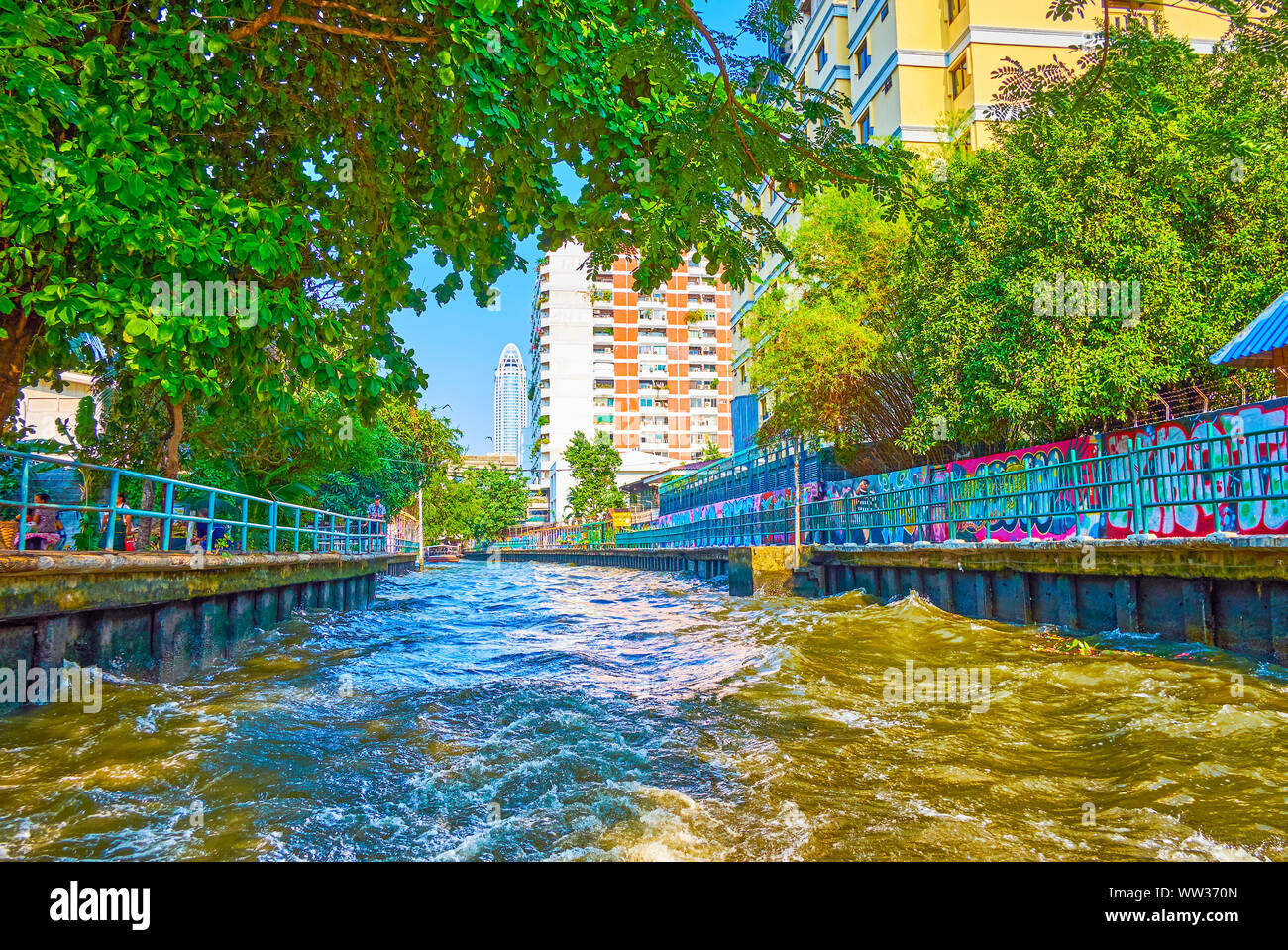 BANGKOK, THAILAND - APRIL 24, 2019: Saen Saep canal is the central ...