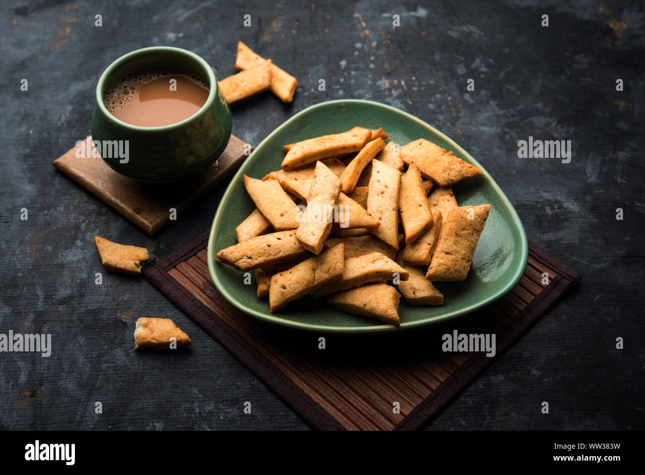 Namakpare or Salty Shakarpara/shakarpare or namkeen Shankarpali ...