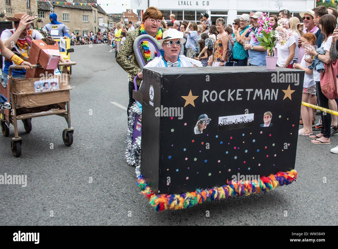 Eynsham Carnival, Oxfordshire, UK Stock Photo - Alamy