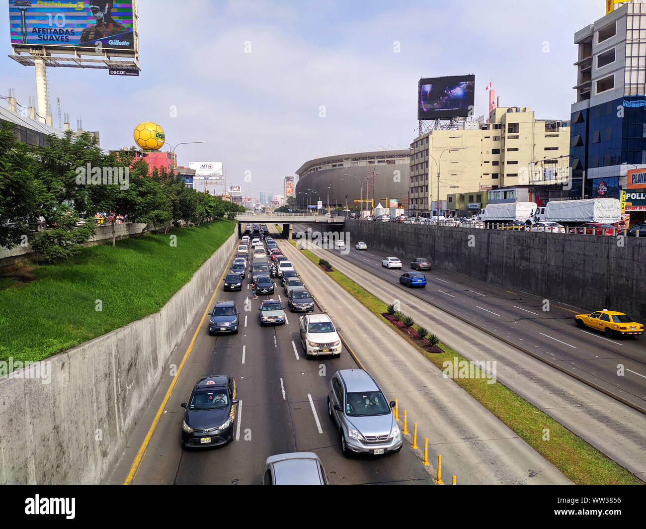 Traffic at the main highways Via expresa and Javier Prado at the ...
