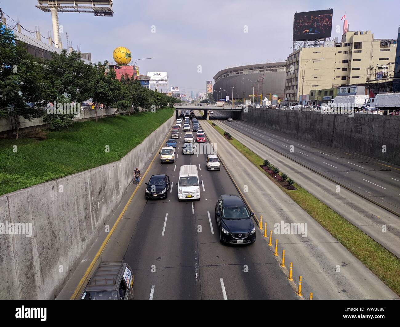 Traffic jam lima peru hi-res stock photography and images - Alamy