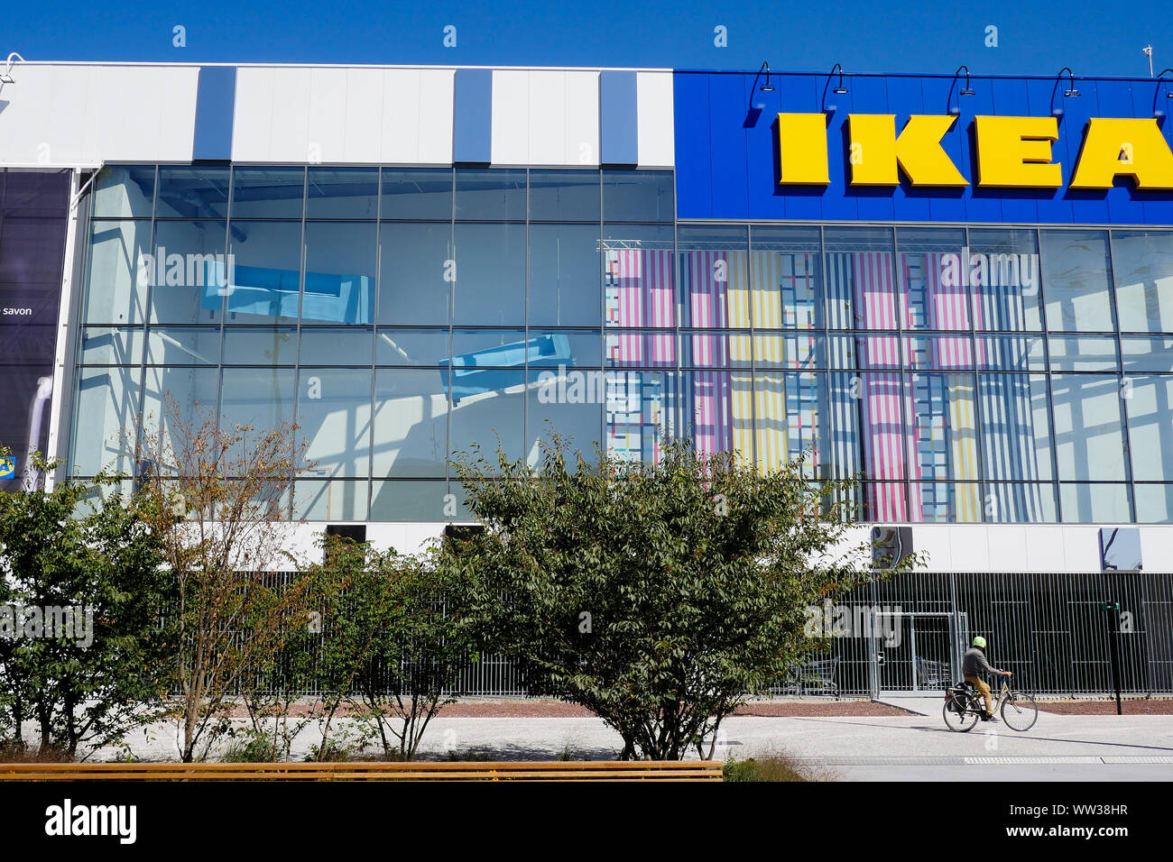 IKEA opens a gigantic store in newly amenaged Parilly area, Venissieux ...