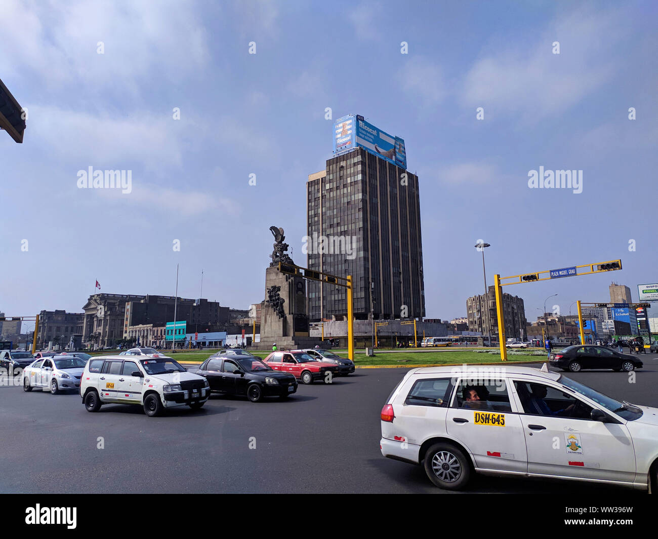 Traffic at the main highways Via expresa and Javier Prado at the ...