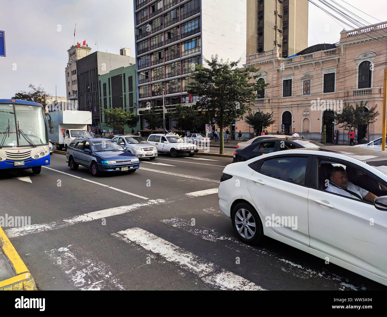 Traffic jam lima peru hi-res stock photography and images - Alamy