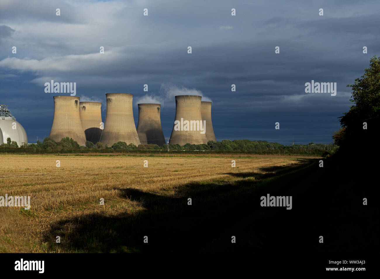 The cooling Towers of Drax Power Station, North Yorkshire, England UK ...