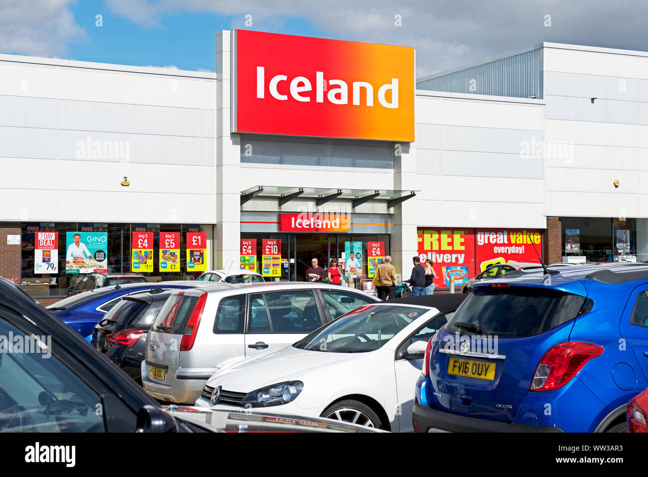 Iceland shop hi-res stock photography and images - Alamy