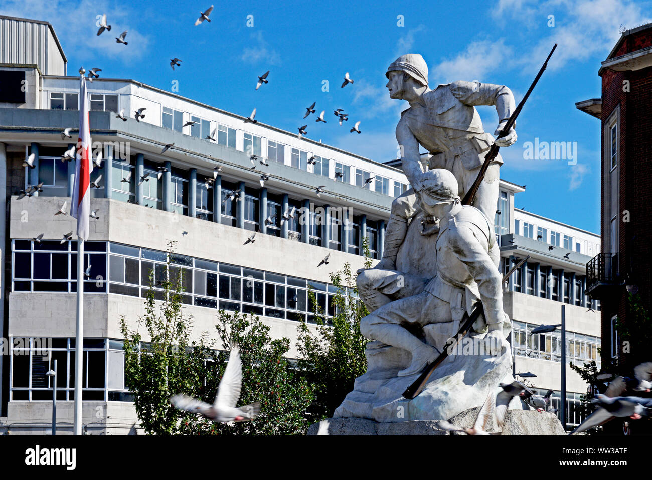 The war memorial, Paragon Square, Hull, East Yorkshire, England UK ...