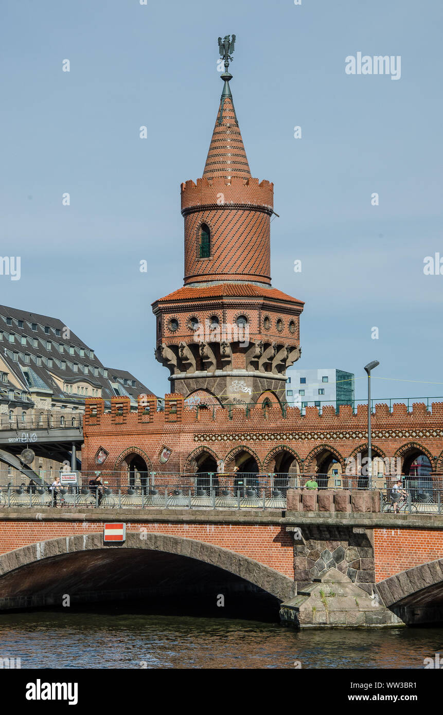 Berlin's double-decker bridge Oberbaum Bridge (Oberbaumbrücke), built ...